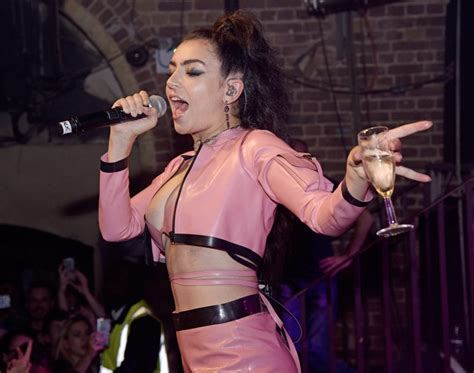 Charli Xcxs Rise To Fame From Boom Clap To Bold Fashion Statements