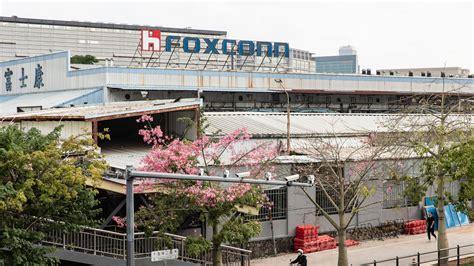 អនុប្រធានាធិបតីតៃវ៉ាន់ ព្រមានថាក្រុមហ៊ុនតៃវ៉ាន់ អាចនឹងដើរចេញពីចិន បើបន្តរងសម្ពាធ