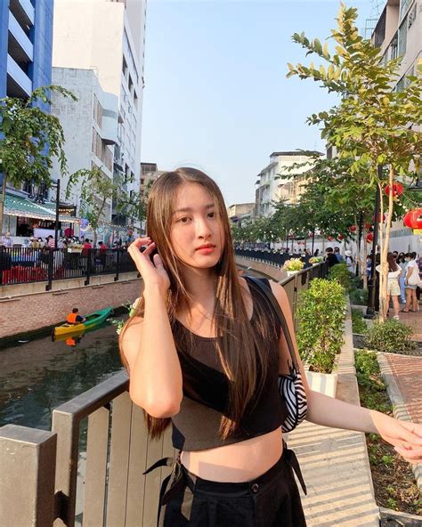 Gmm Girlfriends Girly Crop Tops Views Beautiful Women Thailand Visual