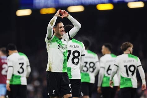 Burnley Vs Liverpool Live Commentary Reds Aim To Move Top Of Premier