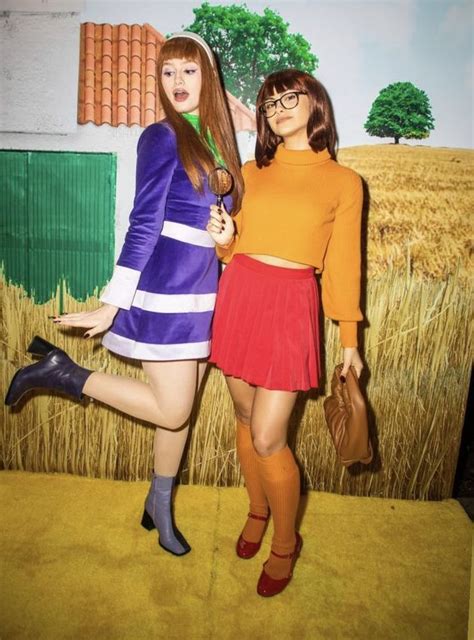 Pin By 🌹 On Ship Daphne Velma Celebrity Costumes Halloween