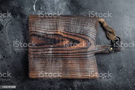 오래된 빈 도마와 함께 배경 요리 검은 색 배경 맨 위 보기입니다 복사 공간 0명에 대한 스톡 사진 및 기타 이미지 0명 갈색 개념 Istock