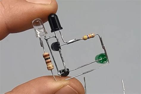 How To Make A IR Proximity Sensor At Home Electronics Mini Projects Electronic Schematics