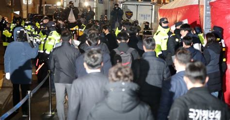 민노총 압수수색 왜핵심간부들 2명씩 짝지어 동남아서 北공작원 접촉