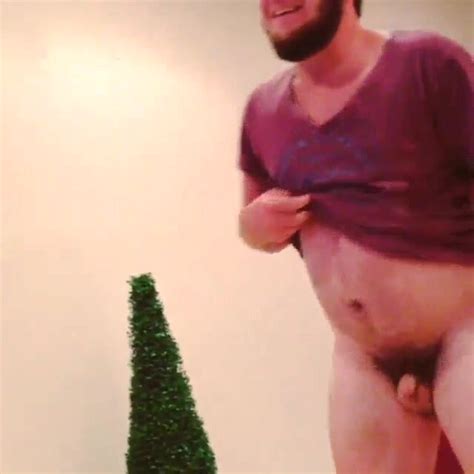 Guy Makes A Mangina