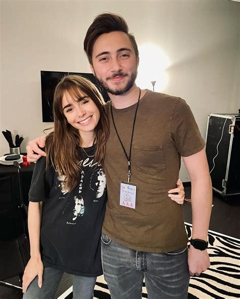 Lily Collins E Nic Collins Lily Collins Ideias De Cabelo Hair Hair