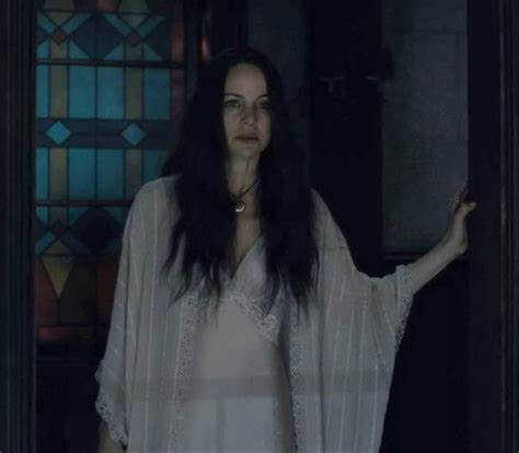 Olivia Crain Album On Imgur House On A Hill House On Haunted Hill