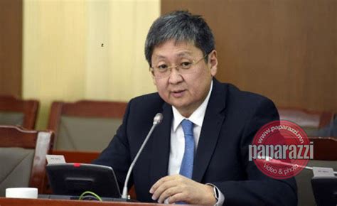 “Гадаадын иргэнд 100 жилээр газар эзэмшүүлэхийг цуцлах“ өргөдөлд 100