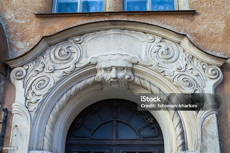 옅은와 동상 예술 Nouveau 건물의 외관의 요소입니다 리가 라트비아 아르누보에 대한 스톡 사진 및 기타 이미지 아르누보 건물 정면 벽 Istock