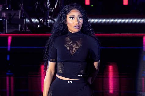 Nicki Minaj Nearly Hit By Object Thrown At Detroit Concert Us Weekly