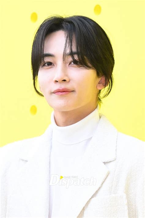 [현장포토] 퍼펙트 비주얼 정한 장발 귀공자 디스패치 뉴스는 팩트다 Seventeen Jeonghan