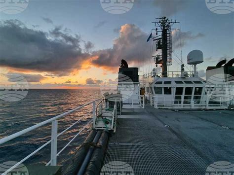 Първо по осезаемо вълнение се усети на борда на „Св св Кирил и Методий“ на седмия ден от