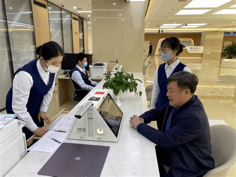 省农业农村厅一级巡视员孙文志到省政务服务中心“走流程”群众首席事务