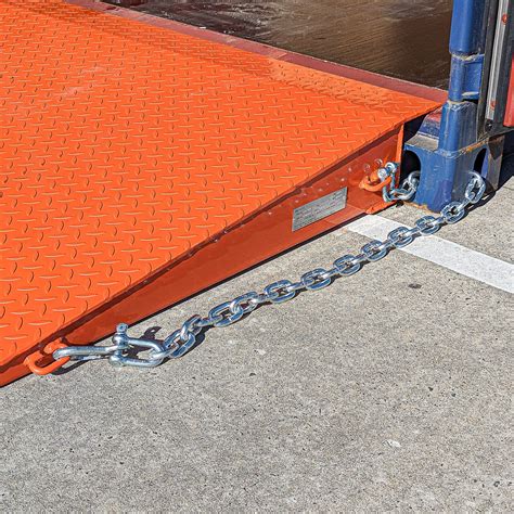 Shipping Container Forklift Loading Ramp Steel 7000kg 1 26m With Chains For Securing Ramptec