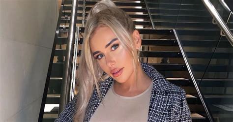 Ellie Brown Parades Assets In Skin Tight Top As She Talks Winter Love Island Daily Star