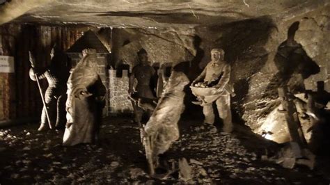 Соляная шахта Величка где находится и что посмотреть рядом