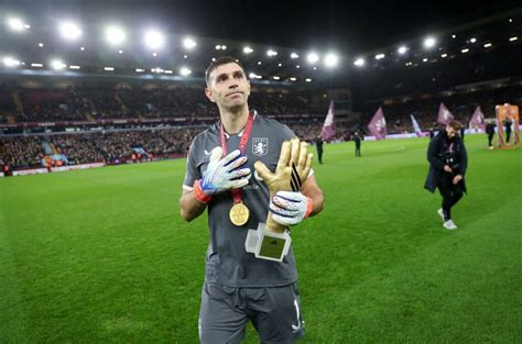 “locura” La Increíble Atajada De Dibu Martínez Que Salvó A Aston Villa