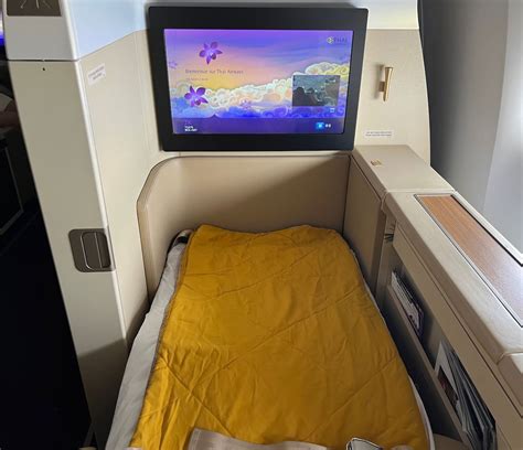 Review Thai Airways First Class Boeing 777 Bkk Nrt One Mile At A Time
