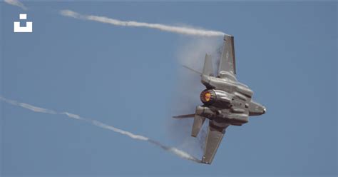 하늘을 나는 전투기 사진 Unsplash의 무료 회색 이미지 하늘을 나는 전투기 사진 Unsplash의 무료 회색 이미지