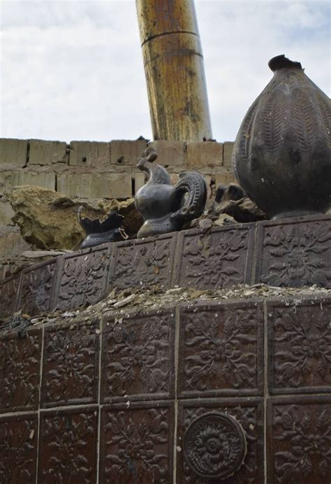 Вцілів після прямого влучання у селі Мощун знайшли керамічного півника Вечірній Київ