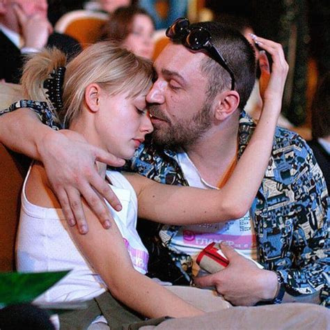 Интеллектуальный журнал Её взрослая жизнь началась в 1️⃣3️⃣ лет она начала пить курить Ей