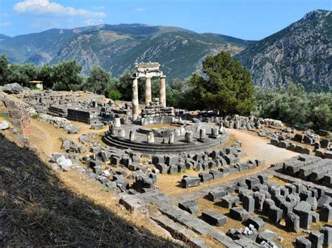 The Delphic Maxims Ancient Wisdom For Everyday Life