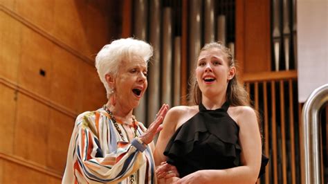 От Шумен до Ла Скала Младата Александрина Михайлова по стъпките на Кабаиванска