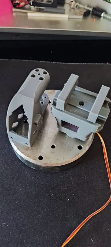 parallel gripper for standard open source so 101 robotic arms by