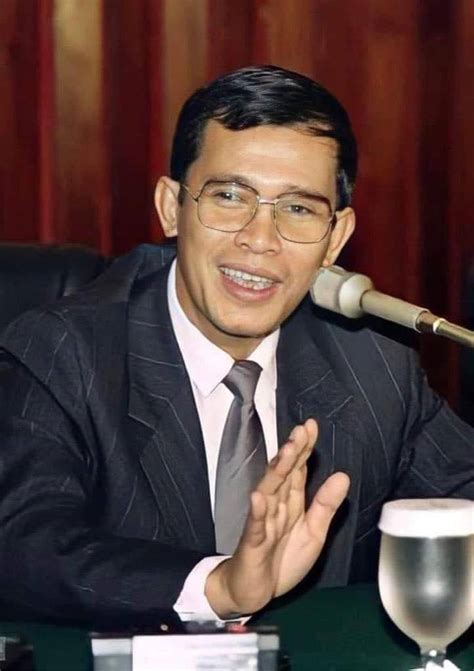 សម្ដេច តេជោ ហ៊ុន សែន ៖ រឿងគួរឱ្យអស់សំណើចមួយ ថ្ងៃមុនខ្ញុំបានមើលនូវបទសម្ភាសមួយដែលមានទាំងបណ្ឌិត