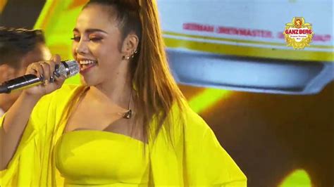 កំពូលតារាចម្រៀងល្បីៗជាច្រើនដួង ឡើងរាំរួមគ្នាពេញឆាកប្រគំតន្ត្រី Ganzberg