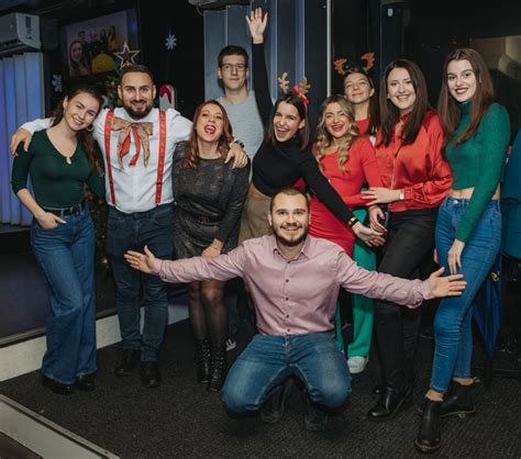 Уча се On Linkedin В последния работен ден за 2023 та споделяме с вас любими кадри от