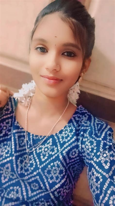 Tamil Poonu Follow 👑