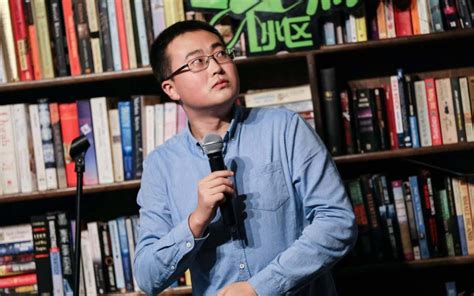 笑果文化4个创始人轻易果吸创始人轻艺果吸创始人大山谷图库