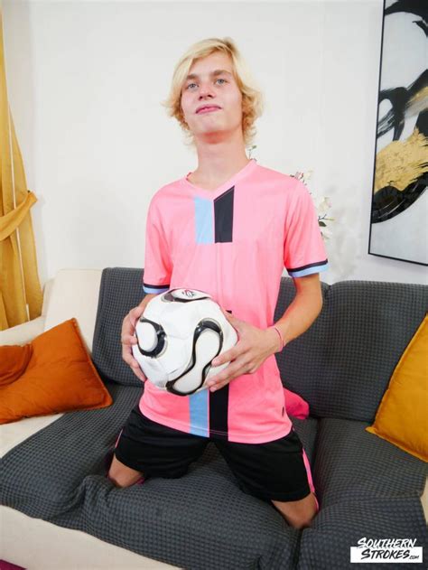 Latest Gay Porn Exclusive Kyle Polaski Solo Photos Soccer