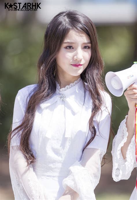 Heejin South Korean Girls Korean Girl Groups Wrinkled Clothes Marvel Vs Dc These Girls Most