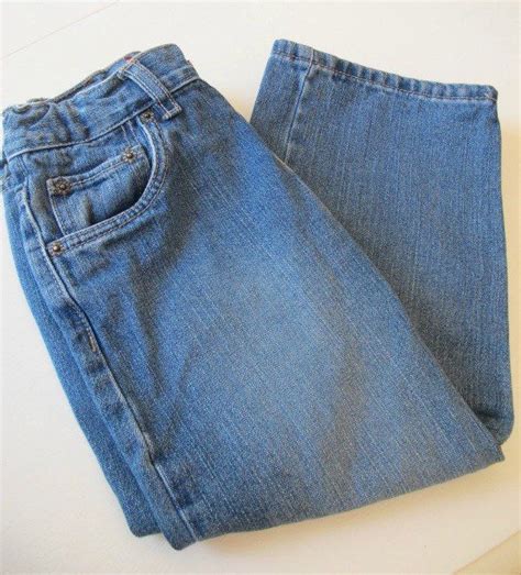 Snip Snip Your Old Jeans Never Looked So Good Howto Diy Diys
