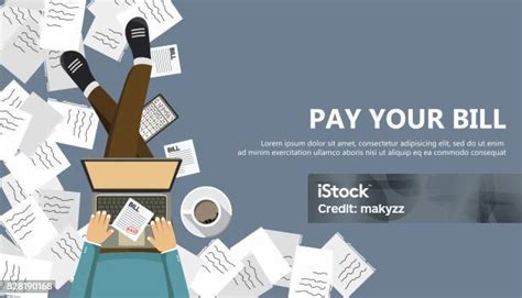 빌 지불 디자인 플랫 스타일입니다 지불 청구서 개념 무릎 위쪽으로 바닥에 앉아 남자 및 그의 무릎에 빌 용지 평면 벡터 일러스트 레이 션 금융에 대한 스톡 벡터 아트 및
