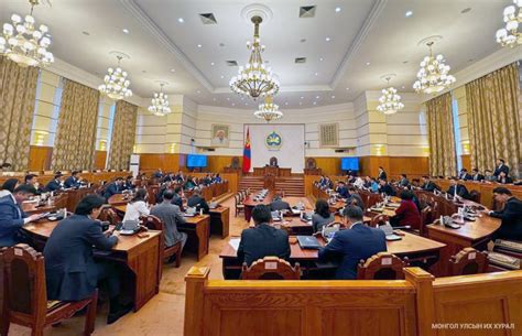 УУЛ УУРХАЙН БҮТЭЭГДЭХҮҮНИЙ БИРЖИЙН ТУХАЙ ХУУЛЬД НЭМЭЛТ ӨӨРЧЛӨЛТ ОРУУЛАХ ХУУЛИЙГ ХЭЛЭЛЦЭЖ ЭХЭЛЛЭЭ