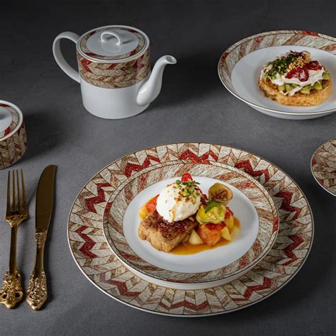 Luxury Bone China Dinnerware Set With Geometric Pattern Pito