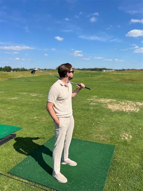 В Питере пить Нет я приехал в лунку забить 😁 Кто на месте