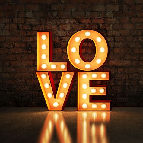Ава с Надписью Love