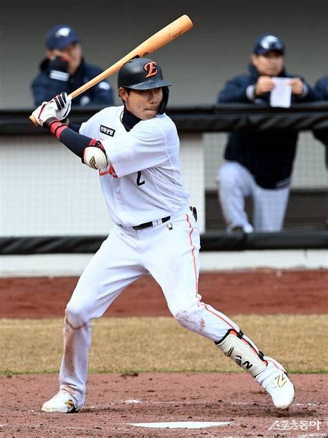 ‘무안타 탈출 좌월 2루타로 막힌 혈 뚫은 한화 심우준공수 겸장 역할 본격 시작