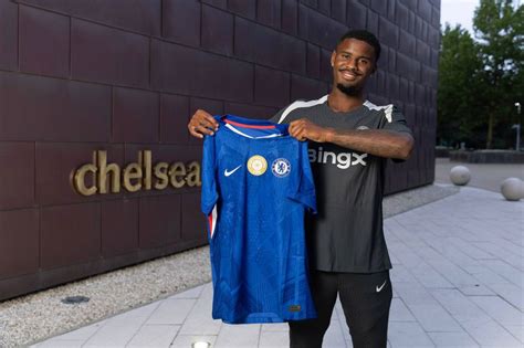 Jorrell Hato Explains Reasons Behind Chelsea Transfer After Liverpool Visit To Anfield