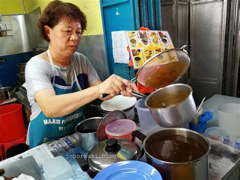 Chew Lam Chee Cheong Fun And Cantonese Desserts In Kluang 招南香港猪肠粉 ⭐⭐⭐⭐