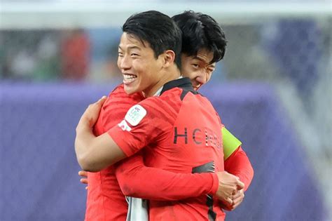 손흥민 Vs 황희찬 올해 마지막 경기 한 명만 웃는다 파이낸셜뉴스