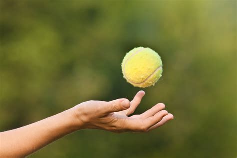 how to calculate the force of a falling object