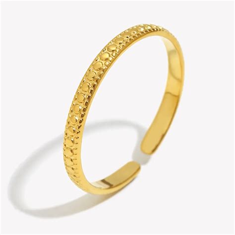 Round Pattern Thin Ring Ebbelle