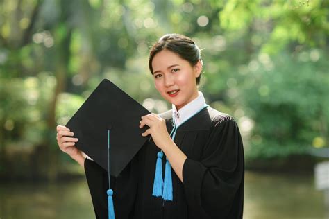 รับถ่ายภาพงานรับปริญญาครับ Akizio