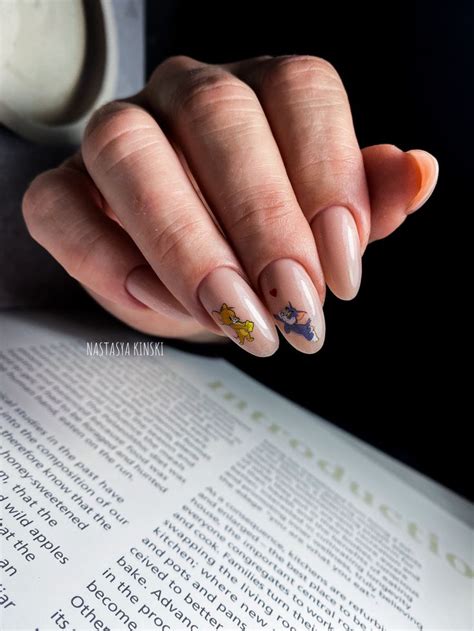 НЮДОВЫЕ НОГТИ ДЛИННЫЕ НОГТИ ТОМ И ДЖЕРРИ НА НОГТЯХ Длинные ногти Ногти Дизайн ногтей