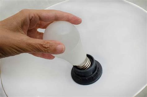 Methods To Troubleshoot Philips Hue Bulb Flashing Problem DIY Smart Home Hub